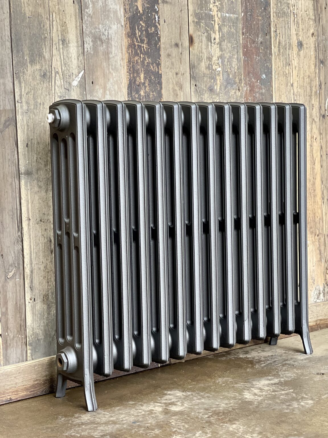 Classic radiators Archives - Salvage Doctor - Cast Iron Radiators