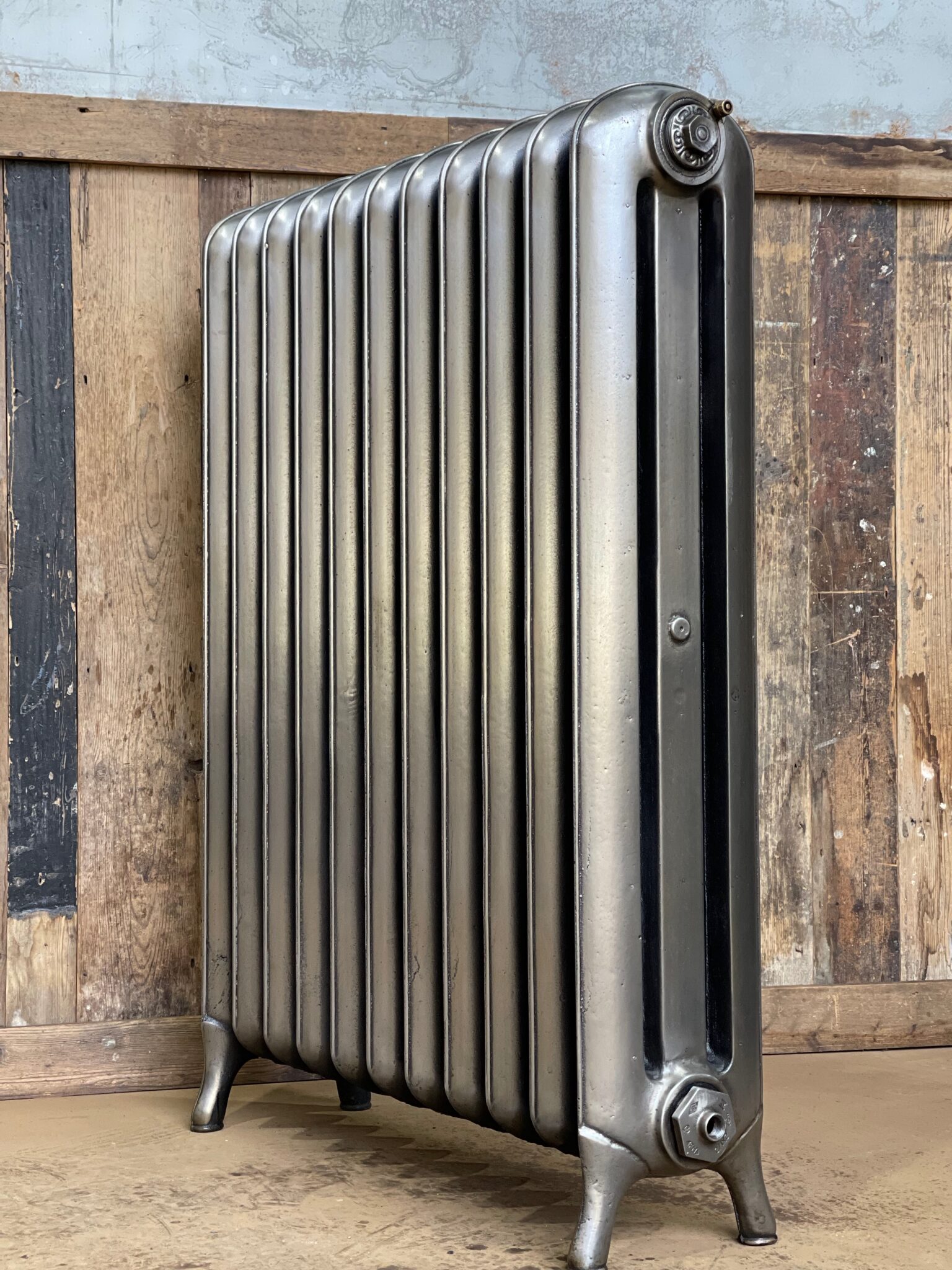 Classic radiators Archives - Salvage Doctor - Cast Iron Radiators