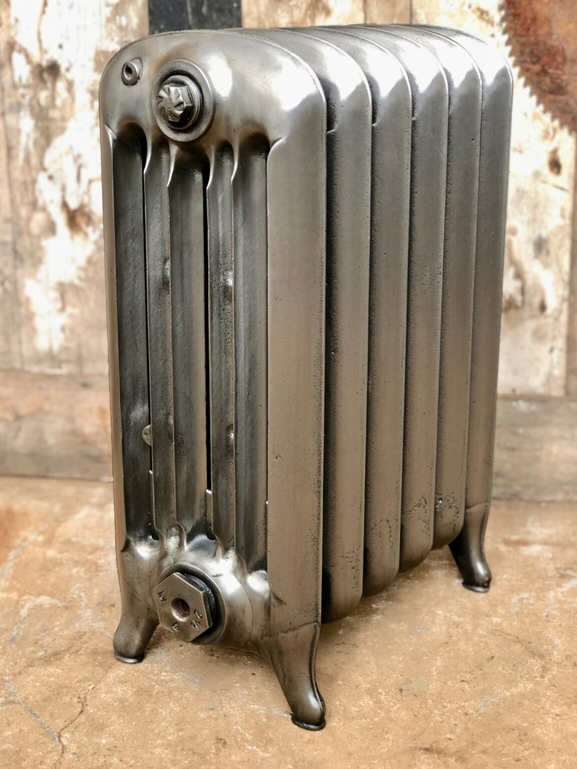 Classic radiators Archives - Salvage Doctor - Cast Iron Radiators